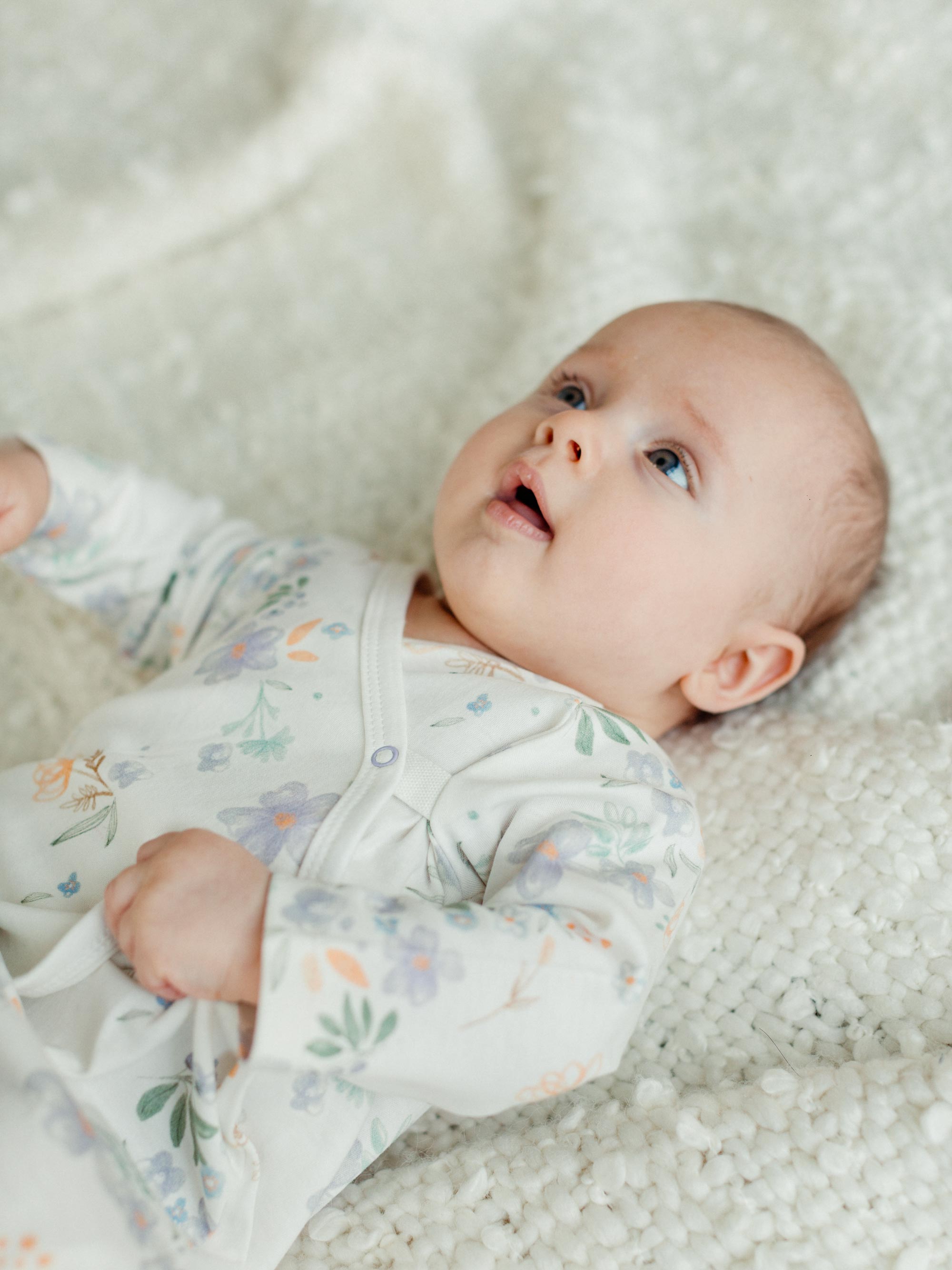Organic Cotton Baby Side Snap Kimono Onesie - Modern Daisy – Under the Nile